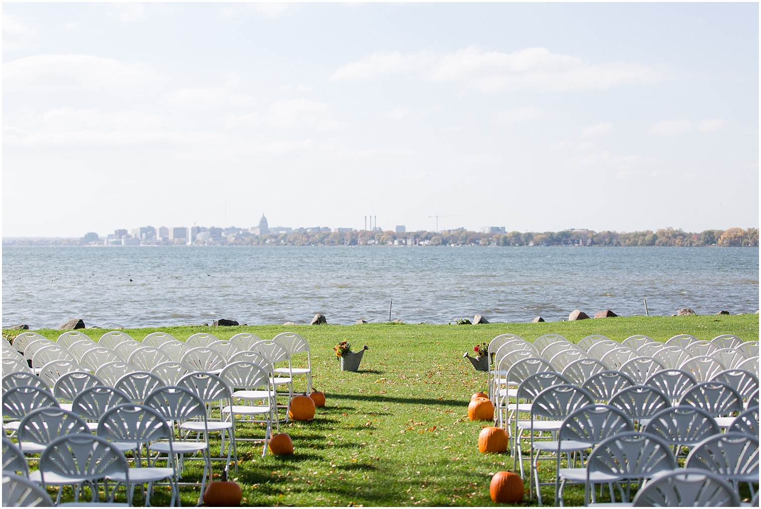 MADISON WISCONSIN OUTDOOR LAKEFRONT WEDDING - Jill Gum Photography